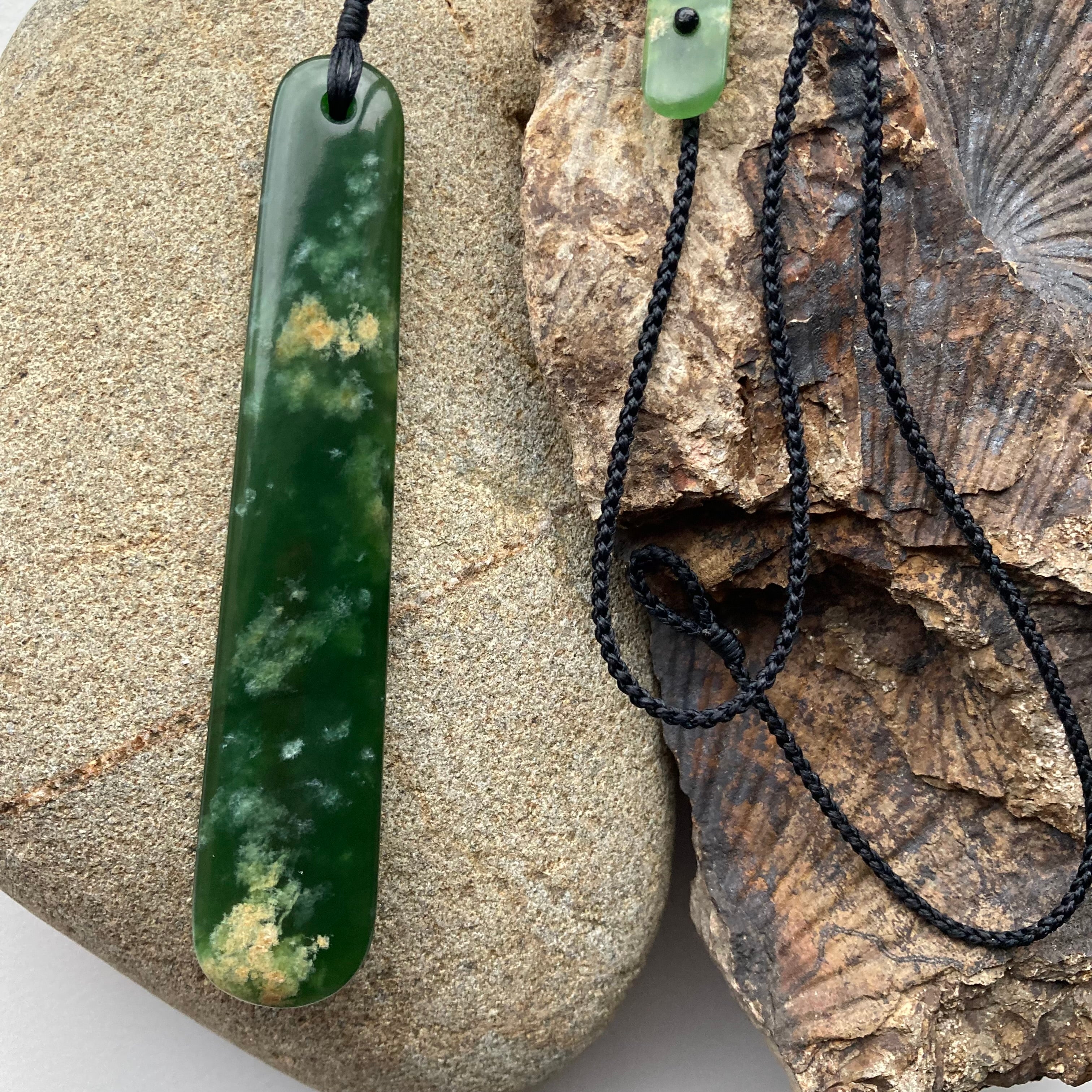 Pounamu Large Roimata Pendant – The Coolstore Gallery